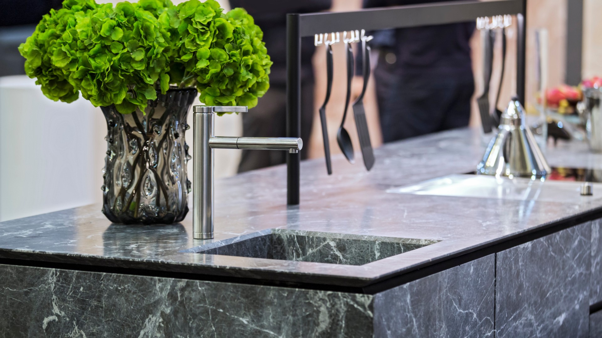 15 Inspiring Kitchen Quartz Countertop Ideas