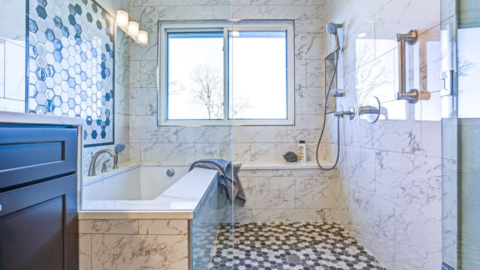 15 Large Tile Shower Ideas for a Stunning Bathroom Makeover