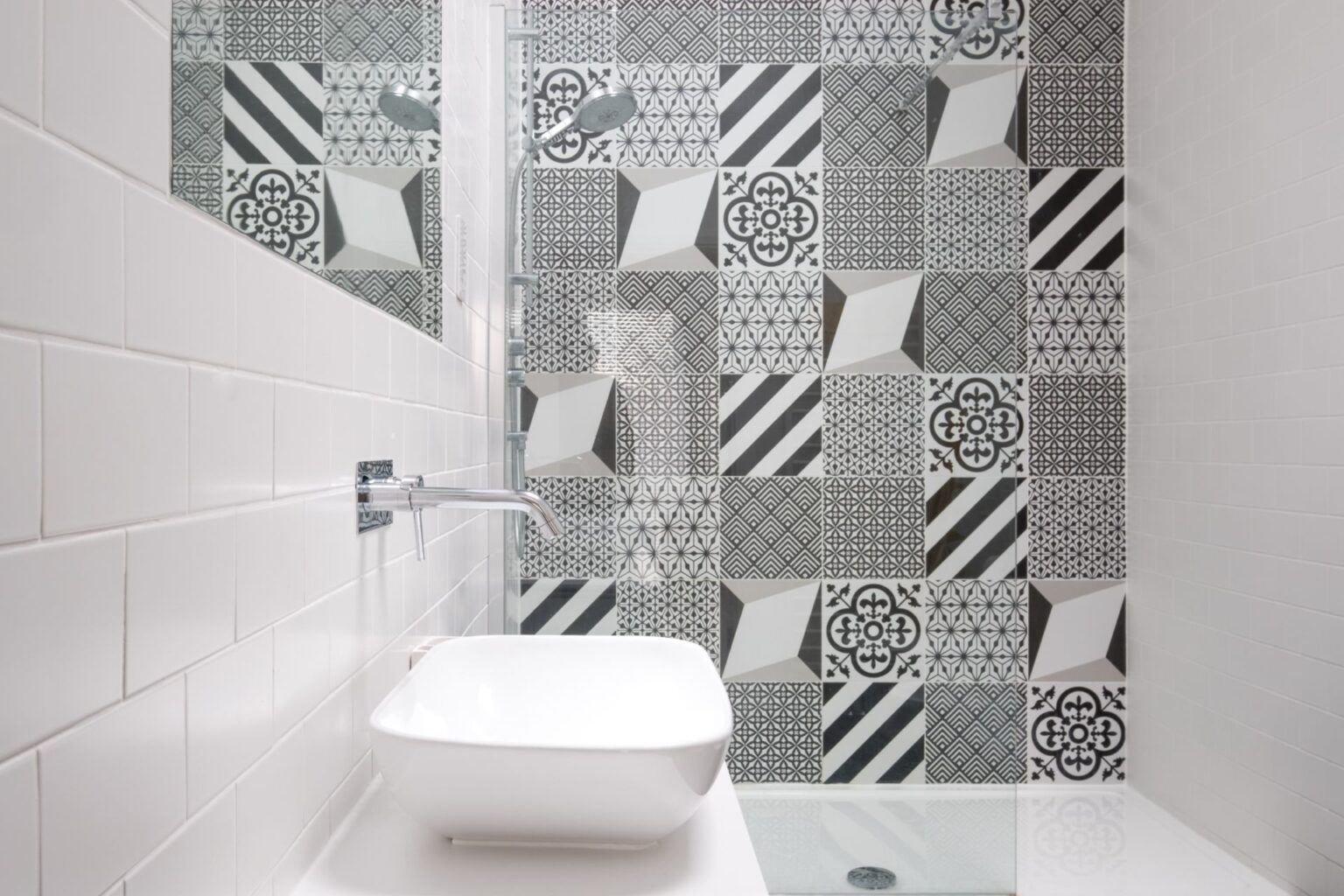 17 Beautiful White Bathroom Tile Ideas for Every Design Style